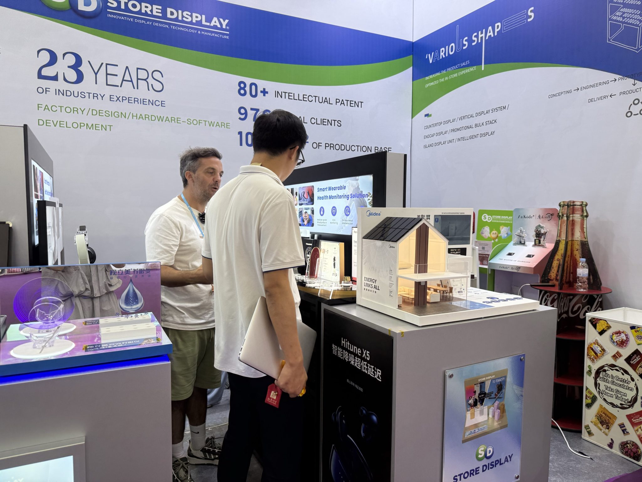 Store Display Group at 137th Canton Fair: Smart Displays & Co-Pack ...